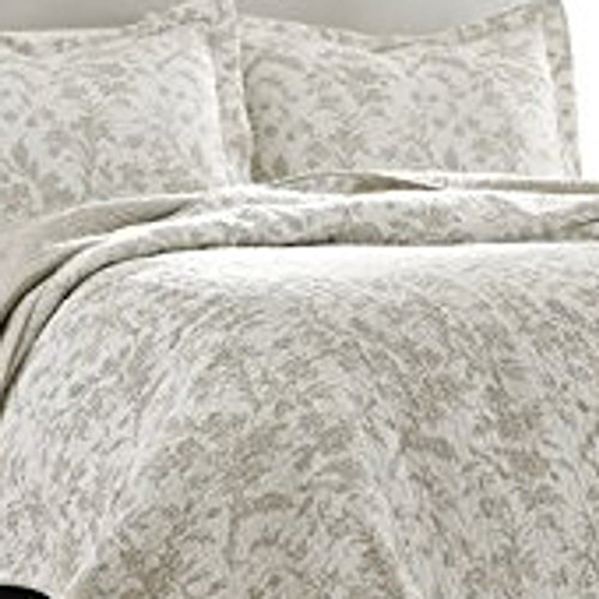 Laura Ashley Home - Queen Quilt Set, Cotton Reversible Bedding with Matching Shams, Home Decor for All Seasons (Amberley Biscuit, Queen)