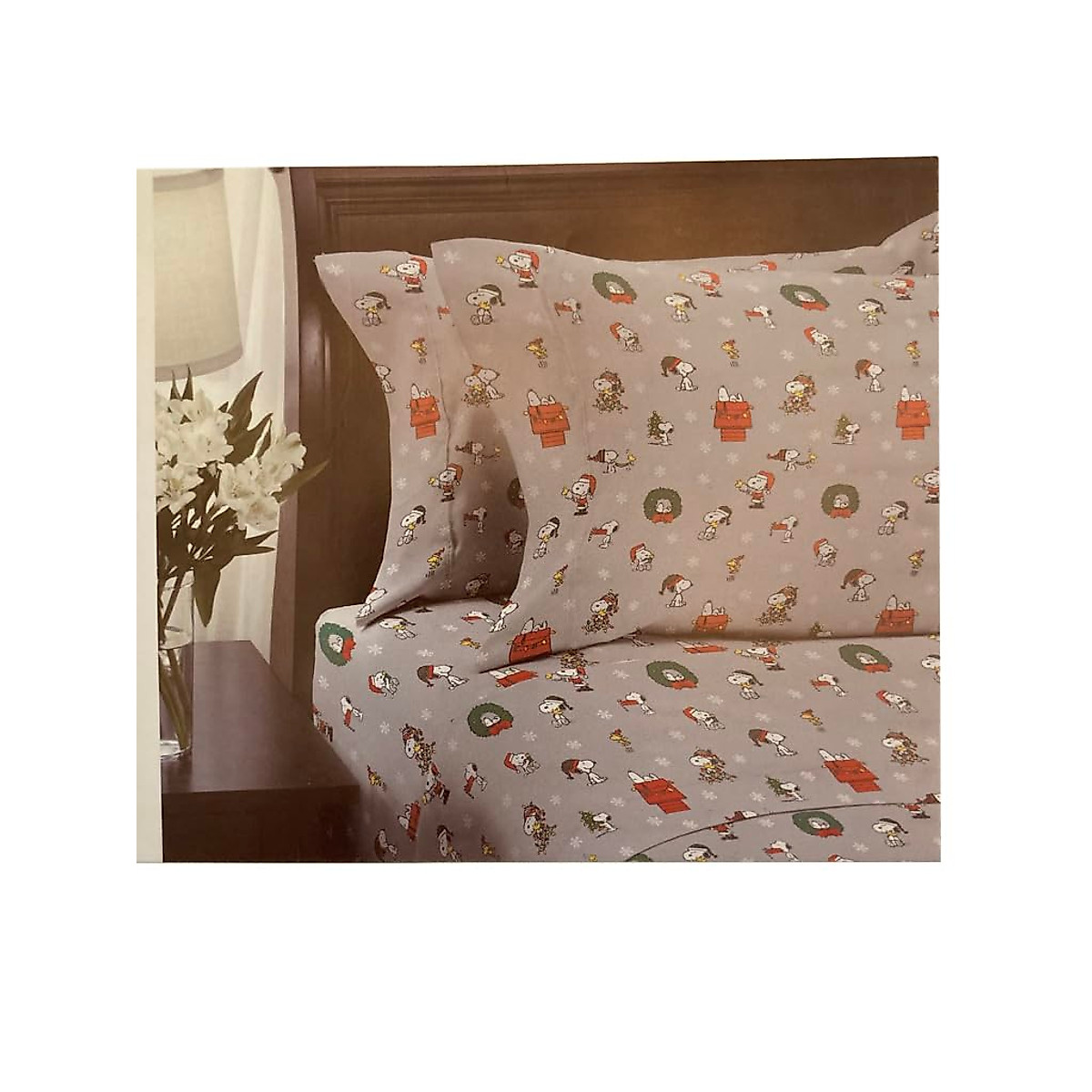 BLUE HERON WEST Peanuts Christmas Sheet Set - Wreaths and Lights - Gray Background (Twin)