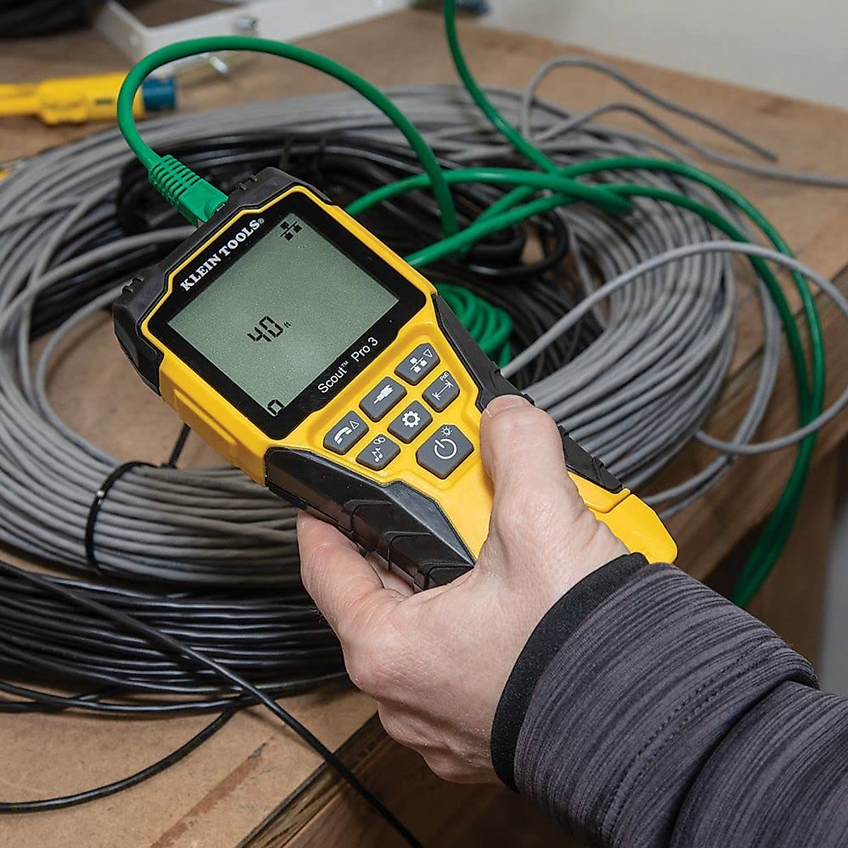 Klein Tools VDV501-852 Cable Tester with Remote, VDV Scout Pro 3 Test Kit Locates and Tests Voice, Data and Video Cables
