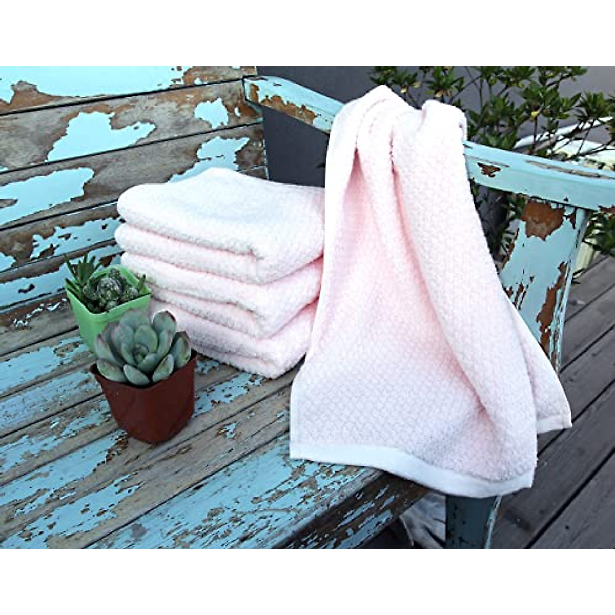 Everplush Diamond Jacquard Hand Towel Set, 4 x (16 x 30 in), Pale Pink 4 Count