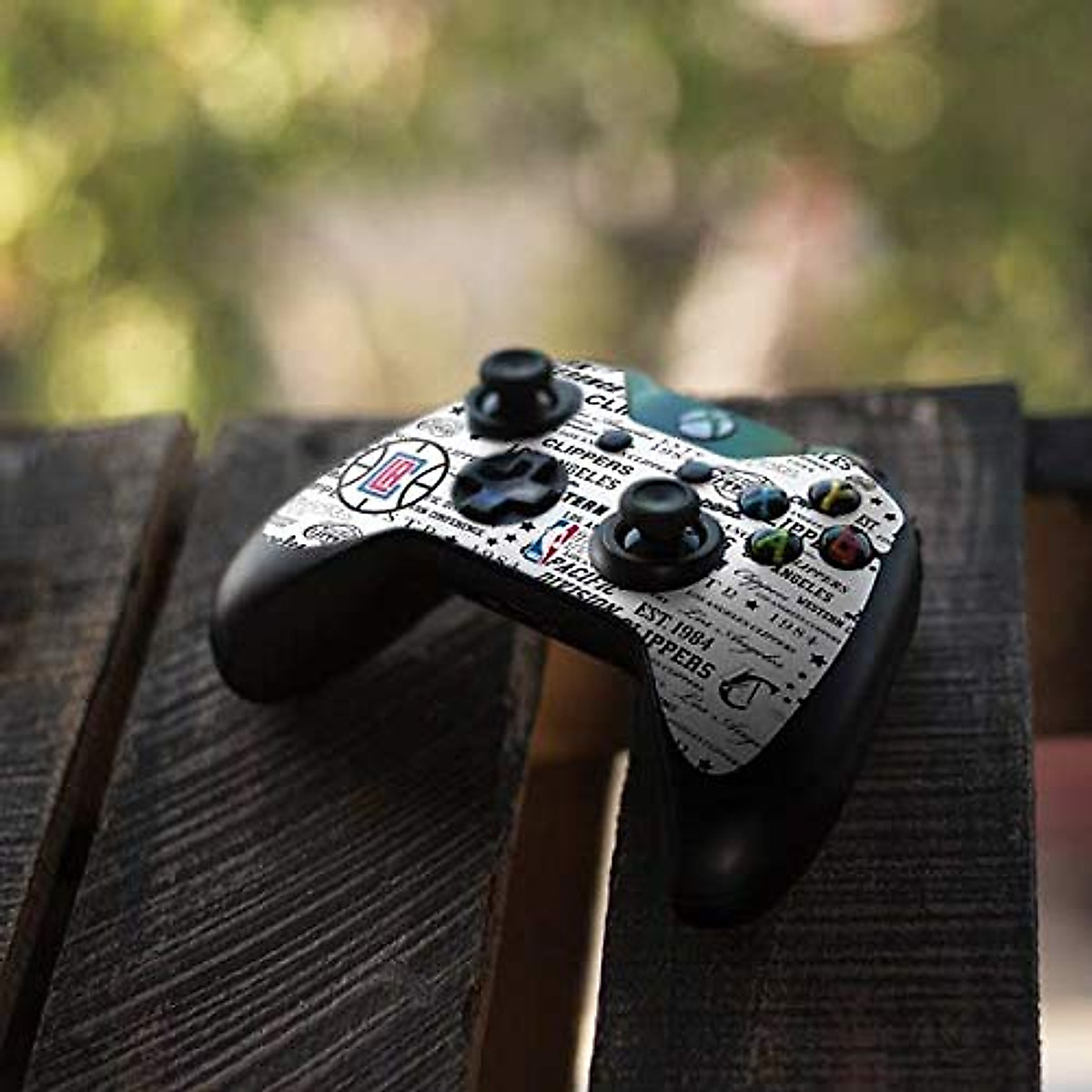 Skinit Decal Gaming Skin compatible with Xbox One Controller - Officially Licensed NBA Los Angeles Clippers Blast Logos Design