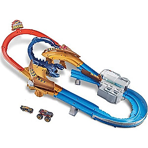 Hot Wheels Monster Trucks Scorpion Sting Raceway Track Set with 1 Toy Truck & 1 Hot Wheels Car in 1:64 Scale, Boosted Race Track
