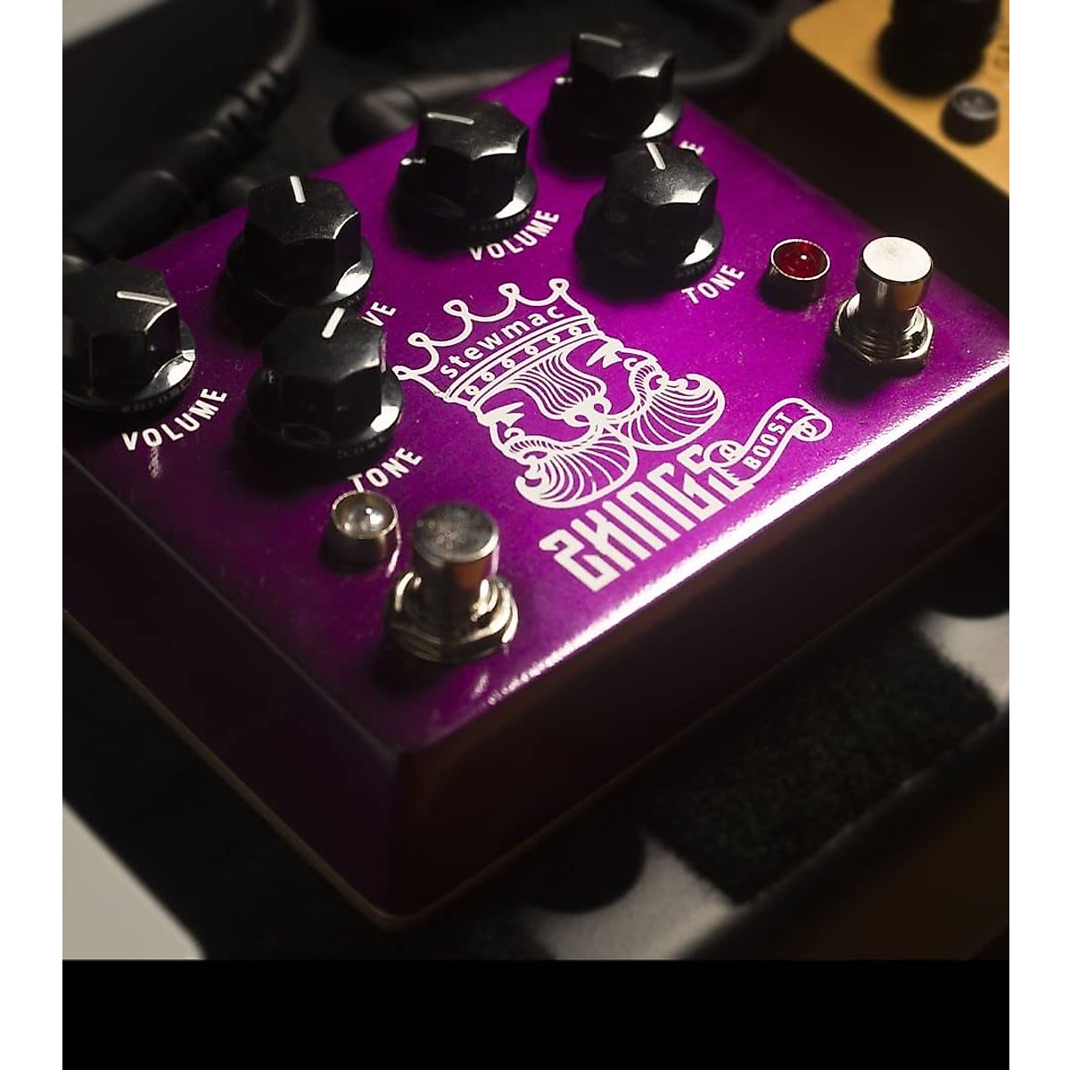 StewMac Two Kings Boost Pedal Kit With White Enclosure, 9 Volt Battery, and DC Powered, Based on the King Of Tone