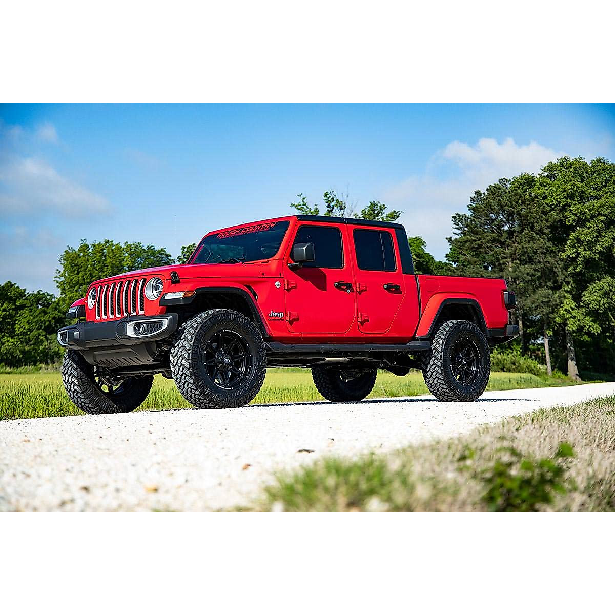 Rough Country 3.5" Lift Kit w/N3 Shocks for 20-24 Jeep Gladiator JT 4WD - 63730