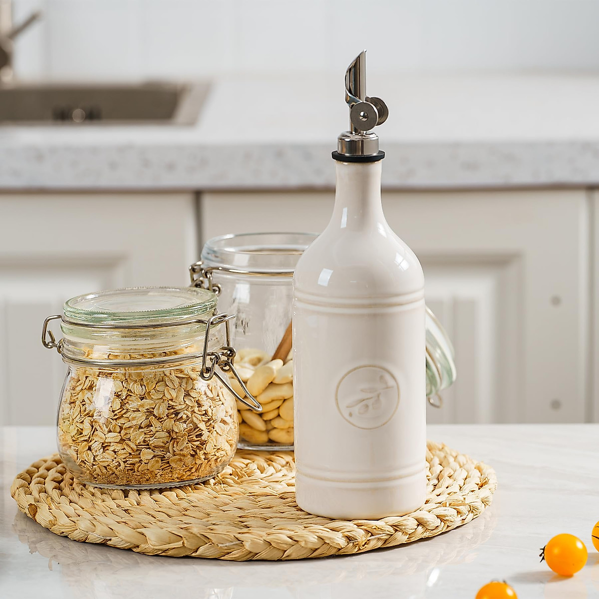 MIKIGEY 18 oz Ceramic Olive Oil Bottle Dispenser for Kitchen, Large Capacity Oli and Vinegar Cruet with Stainless Steel Spout, Oil Container, Pack of 1, Off-White