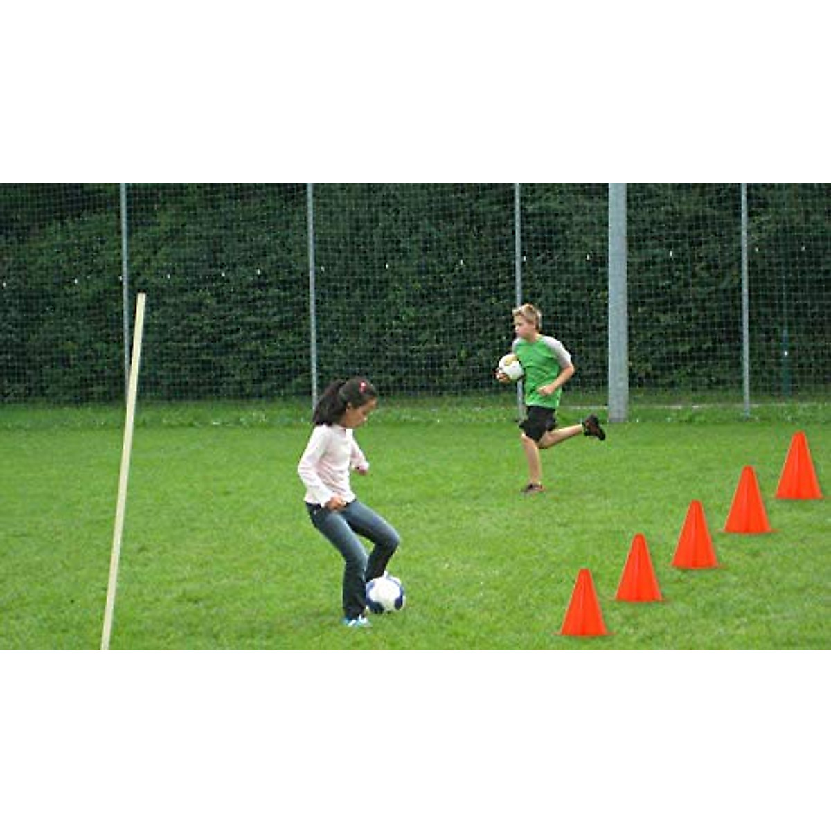 BLQH 36 Pack 7 Inch Plastic Traffic Cones Sport Training Cone Sets Field Marker Cones for Skate Soccer Agility Training & Physical Education Flexible (36)