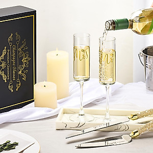 ROXBURGH Mr and Mrs Wedding Champagne Flutes, Bride and Groom Wedding Toasting Glass,Elegant 7oz Square Wine Glasses Set of 2, Bridal Shower for Wedding, Anniversary, Engagement for Couples