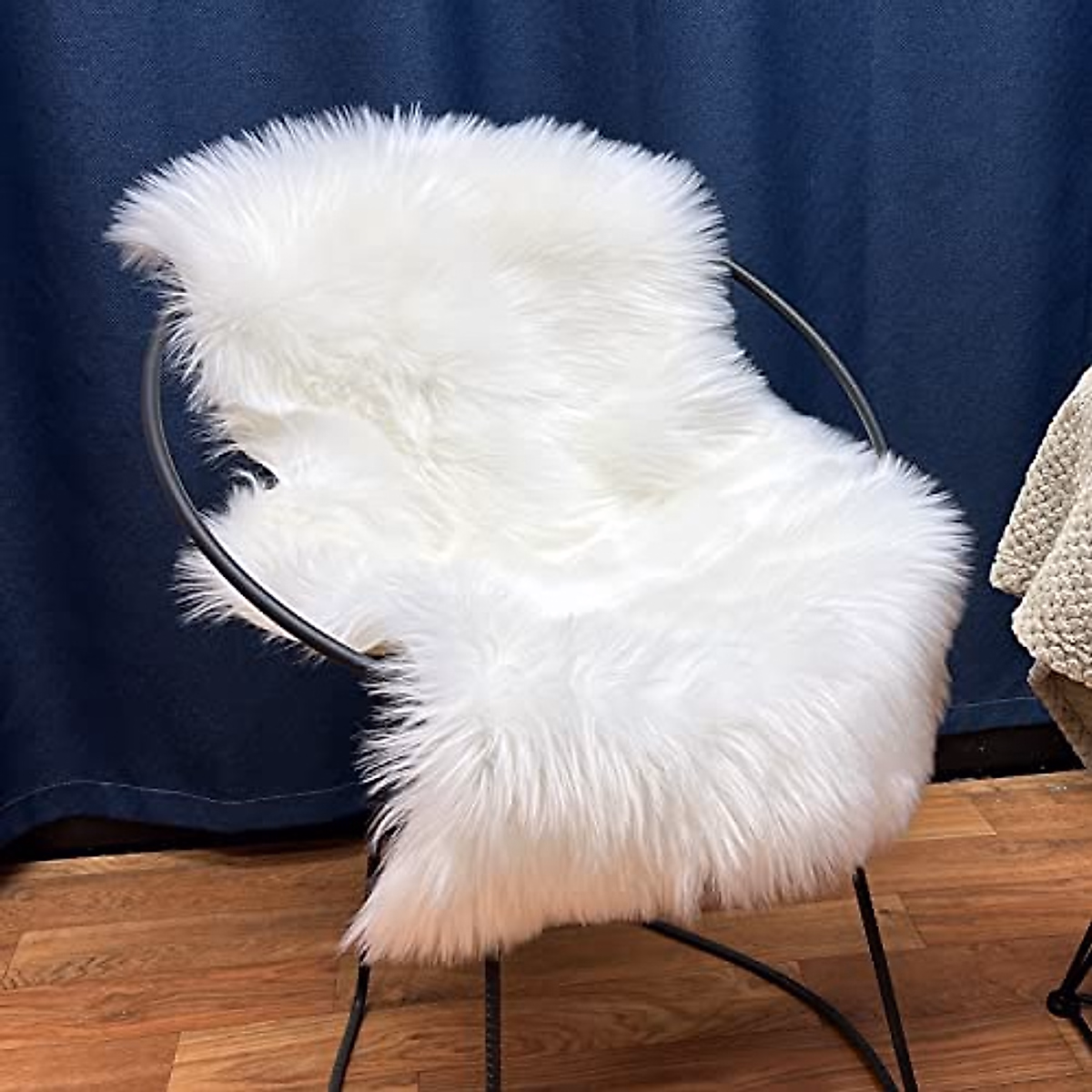 Champlus Faux Fur Rug for Bedroom Living Room Sofa, White Shaggy Fluffy Sheepskin Rug Throw Fuzzy Area Rug for Decor, Sheepskin Chair Cover Seat Pad Plush Carpet Playmat Shag Rug 2x3 Feet - White