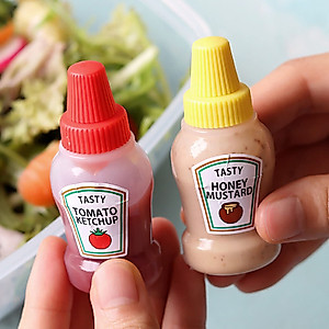 LARATH 4 Pieces Mini Tomato Ketchup Bottle Portable Plastic Squeeze Squirt Condiment Bottles Honey Mustard Sauce Salad Dressing Container for Bento Box, 2 Colors