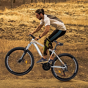 Max4out Mountain Bike 26 Inch Wheel 7/21 Speed Mountain Bicycle for Men and Women, High Carbon Steel Frame Road Bike with Daul Disc Brakes(Silver)