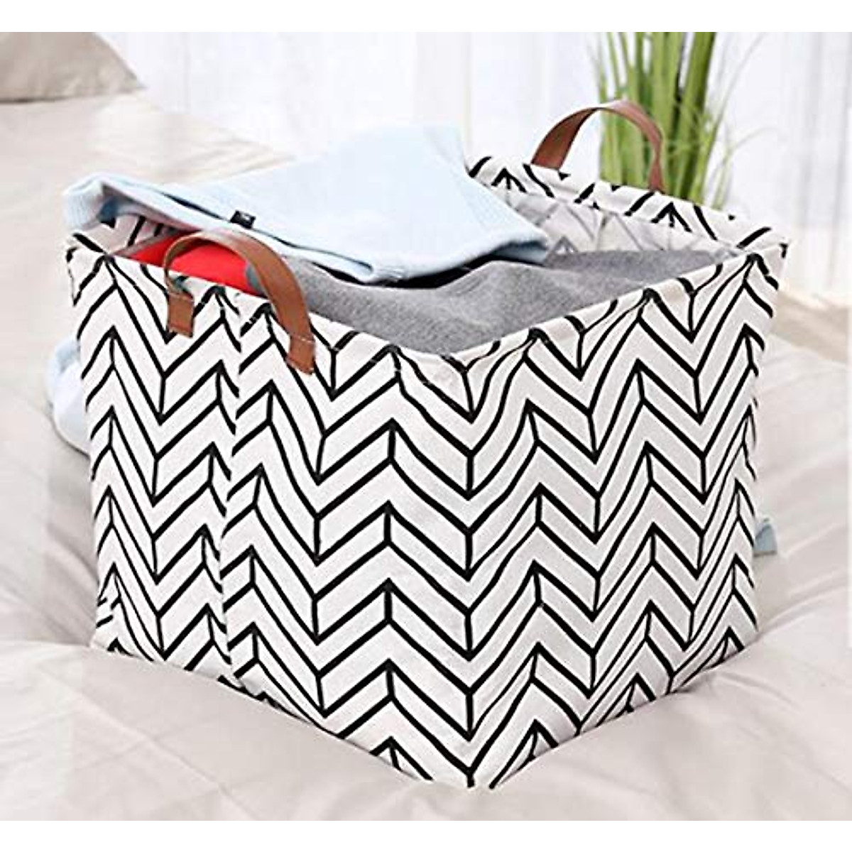 Square Storage Basket Fabric Organizer Bin for Toys,Books,Clothes,Gifts,Pets-Perfect for Home,Office,Nursery,Dorm,Shelf, Gift Baskets(Geometric)