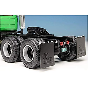 AMT Mack R685ST Semi Tractor 1:25 Scale Model Kit (AMT1039)