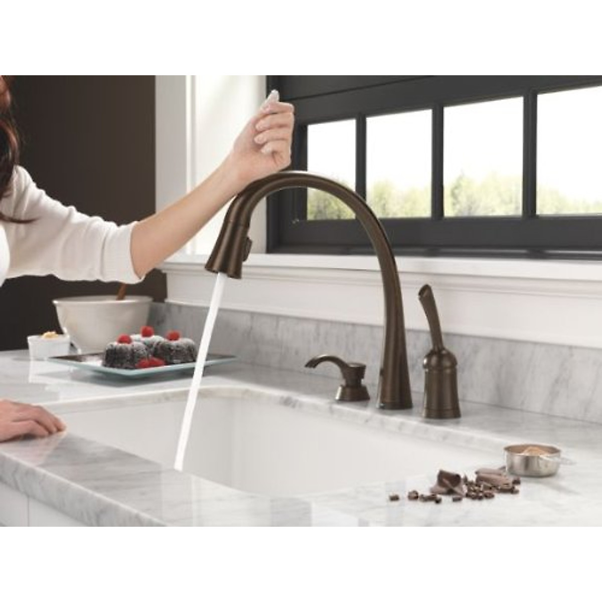 Delta Faucet Pilar Kitchen Soap Dispenser for Kitchen Sinks, Venetian Bronze RP50781RB