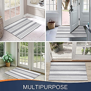 LEEVAN Grey and White Striped Door Mat 24'' x 35'' Washable Hand-Woven Front Door Rug, Reversible Front Door Mats Outdoor Farmhouse Striped Layered Door Mats for Entryway/Front Porch/Kitchen