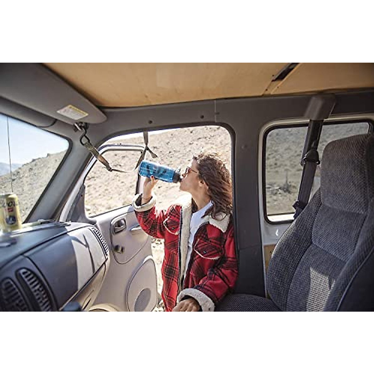 CamelBak Chute Mag BPA Free Water Bottle with Tritan Renew - Magnetic Cap Stows While Drinking, 32oz, Lagoon