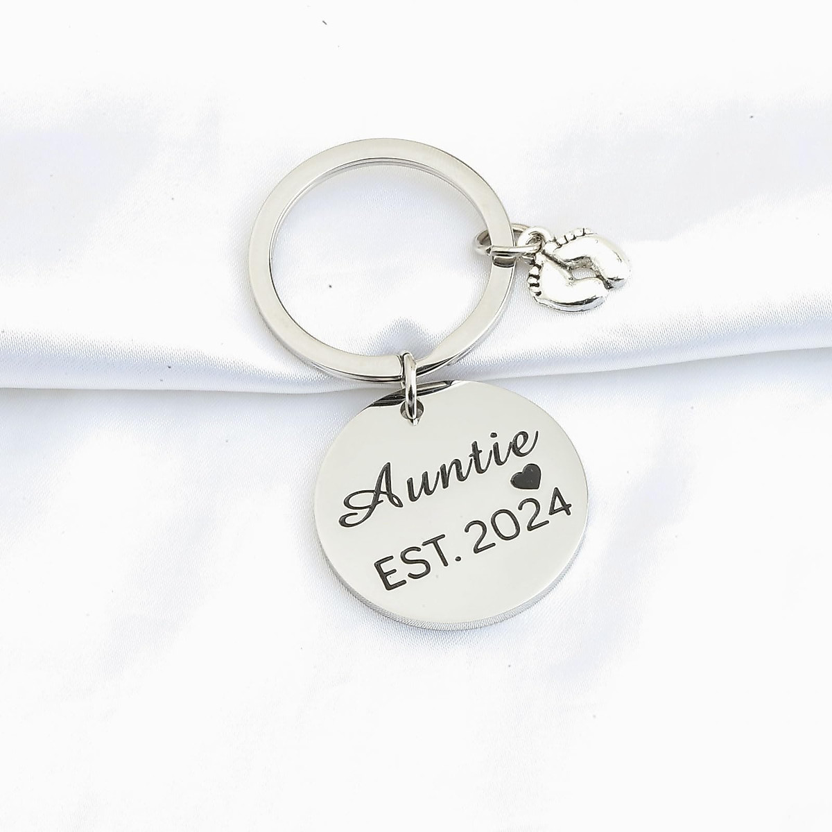 BNQL New Auntie Gifts Keychain Auntie EST 2024 Keychain Aunt Keychain Jewelry Gifts for New Aunt First Time Aunt Gifts (keychain)