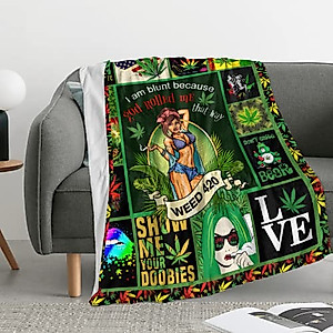 Socira Weed Blanket, Marijuana Gifts Flannel Sherpa Blanket, Large Leaf Blanket Soft Bed Blanket,Cozy Fleece Throw Blanket for All-Season,Weed Stuff Sheets for Bedroom Living Room 60''X80''
