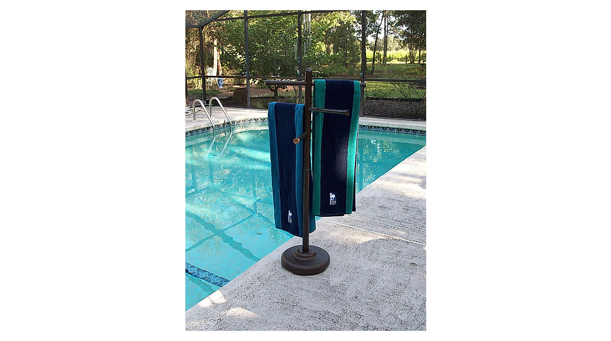 Portable Outdoor Towel Tree in Bronze - Easy to Move & Stable