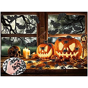Halloween Plastic Bats Spiders, 200PCS Mini Bats and Fake Spiders for Halloween Decorations Creepy Scary Prank Toys Plastic Insect Toys Halloween Miniatures