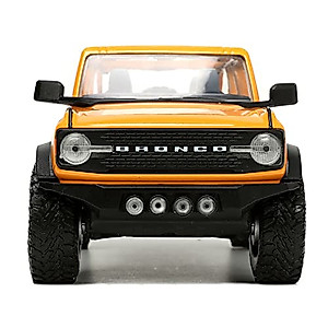 Jada Toys Just Trucks 1:24 2021 Ford Bronco Die-cast Car Orange with Tire Rack, Toys for Kids and Adults