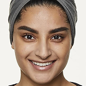 Makeup Revolution Superdewy Make Up Serum, Light Coverage Makeup Foundation, Leaves A Dewy Finish, Vegan & Cruelty Free