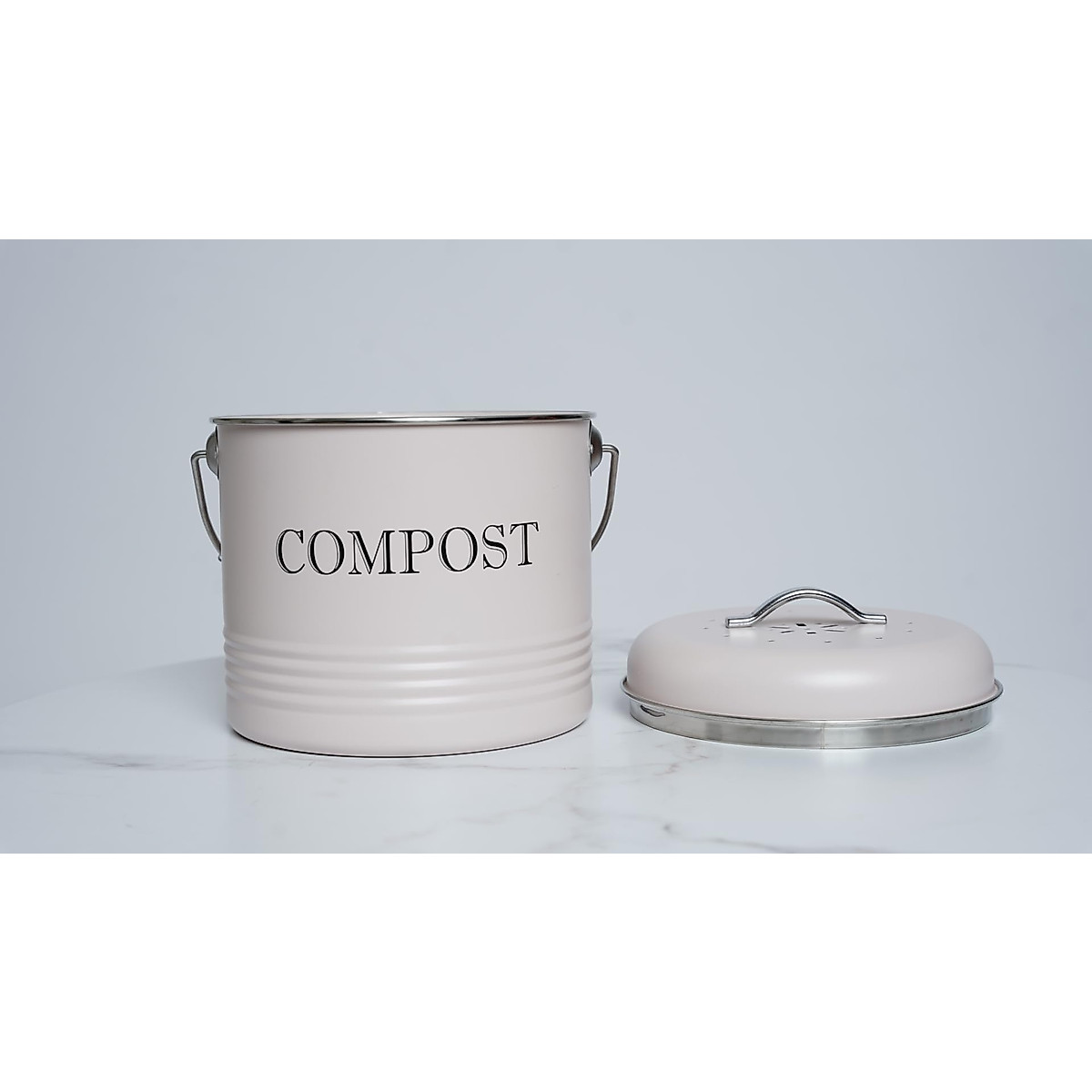 Kitchen Compost Bin, 1.3 Gallon Metal Countertop Compost Bucket with Lid, Indoor Composter, Beige