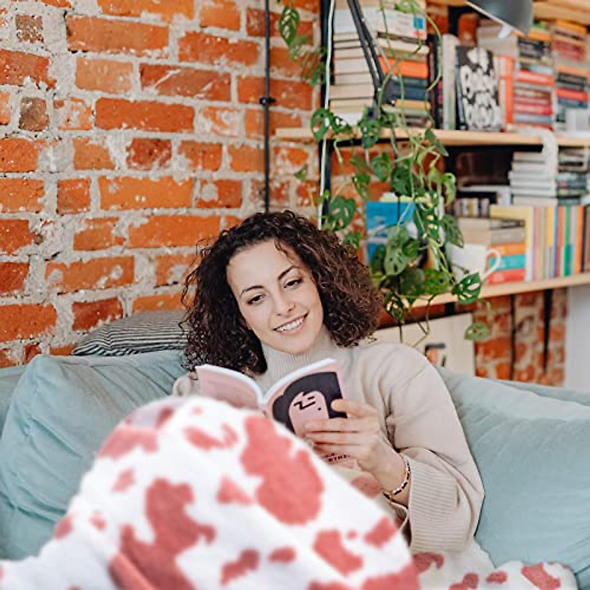 PAPER JAZZ Cartoon Cow Print Blanket, Soft Flannel Blanket Fleece Cute Cow Throw Blanket Lightweight Sofa Bed Travel Blankets for Baby Kids Adults Girls Boys Teens Gift (Pink Cow, 63x79inch)