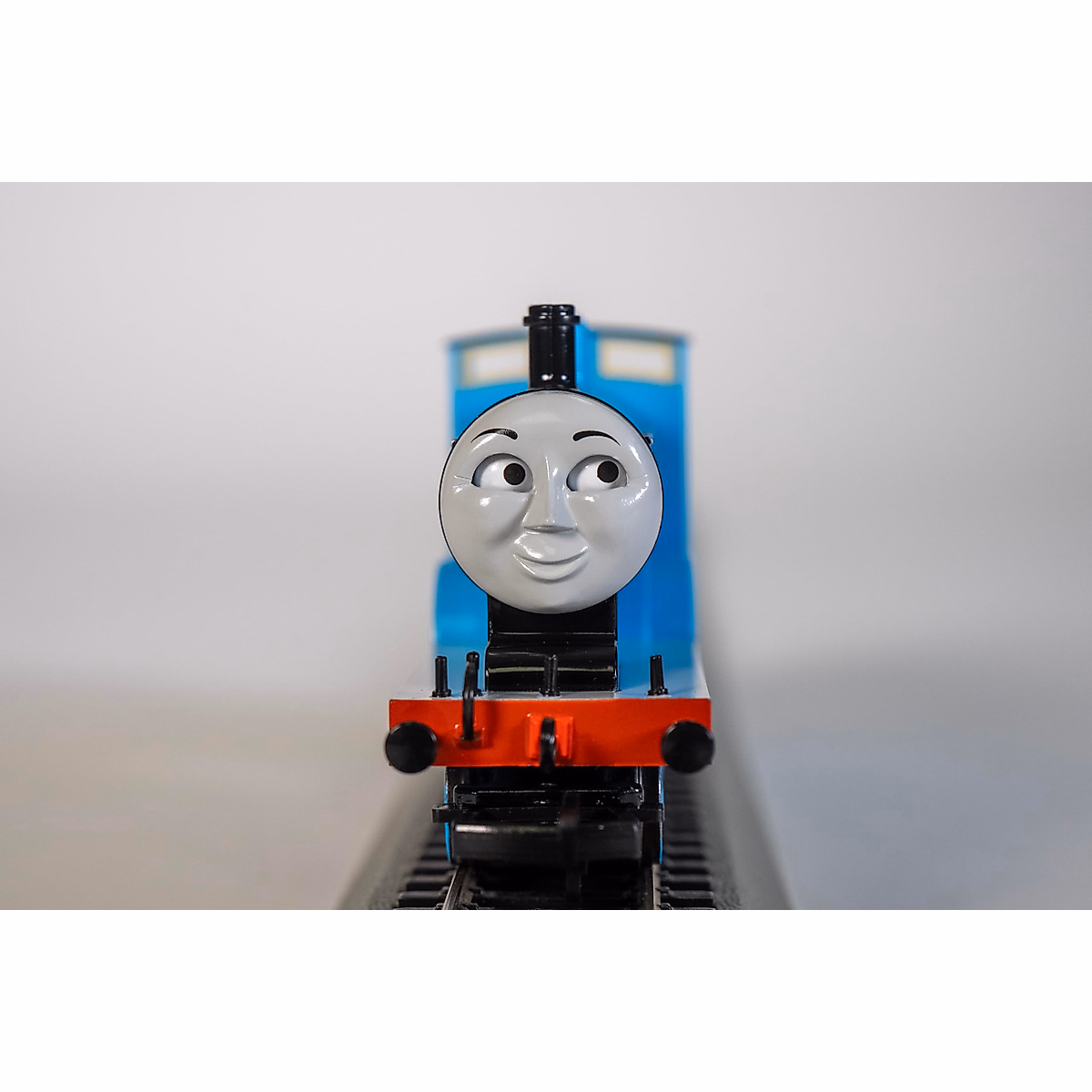 Bachmann Trains - THOMAS & FRIENDS EDWARD ENGINE w/Moving Eyes - HO Scale