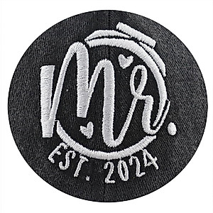 Wedding Gifts for Bride Groom, Mr and Mrs EST 2024 Hat, Funny Engagement for Couples Her Wifey Mr Mrs, Honeymoon Outfits Essentials Bride Baseball Cap for Bridal Gift Ideas Black