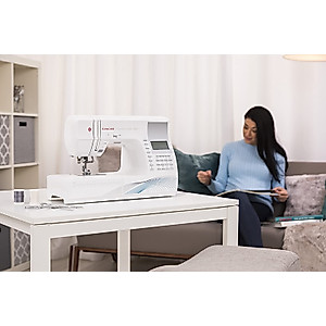 SINGER | Quantum Stylist 9960 Computerized Portable Sewing Machine with 600-Stitches with Machine Tote