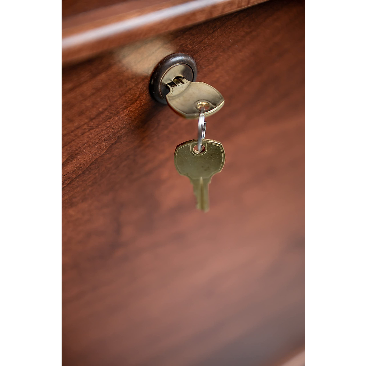 46" Cedar Hope Chest with Waterfall Top – Amish Cedar Chest w/Anti-Slam Hinges – Hope Chest with lock – Blanket Chest - Trunks for Blankets (Rustic Quartersawn Oak Wood, Asbury Stain, 46" Long)