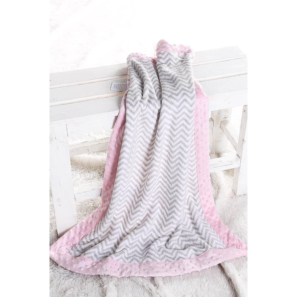 Bacati - Grey Ikat Zigzag with Popcorn Border Plush Blanket (Grey/Pink)