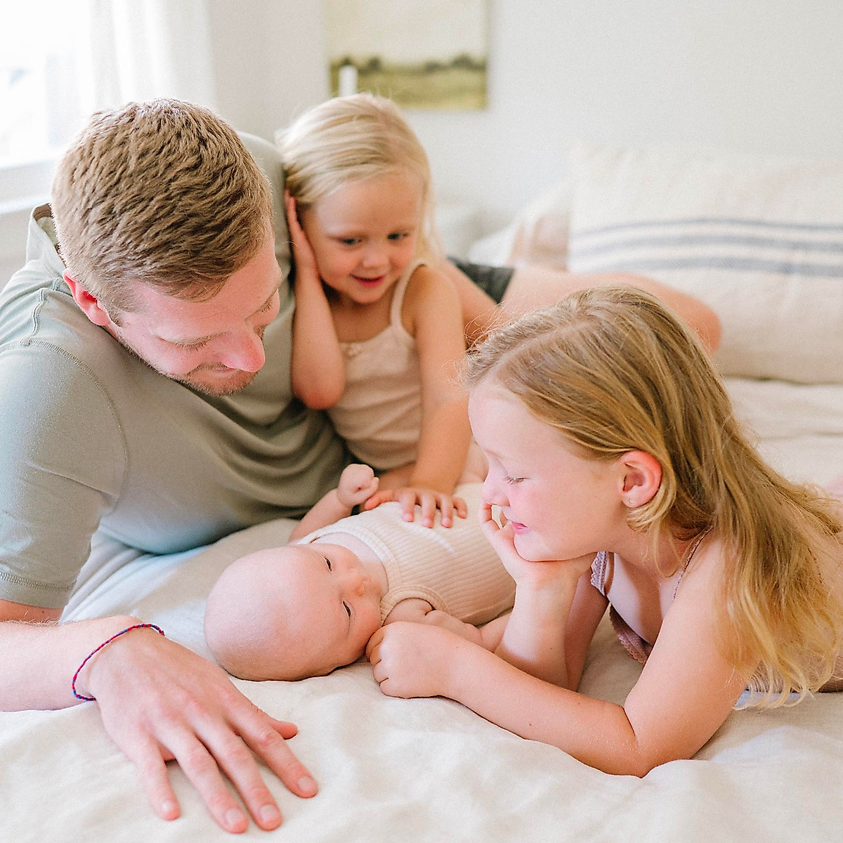 Mustela Baby Gentle Cleansing Gel - Baby Hair & Body Wash - with Natural Avocado fortified with Vitamin B5 - Biodegradable Formula & Tear-Free â€“ 25.35 fl. oz. (Pack of 1)