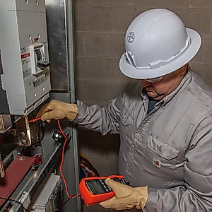 Klein Tools 60400 Hard Hat, Non-Vented Full Brim Style, Padded, Self-Wicking Odor-Resistant Sweatband, Tested up to 20kV, White