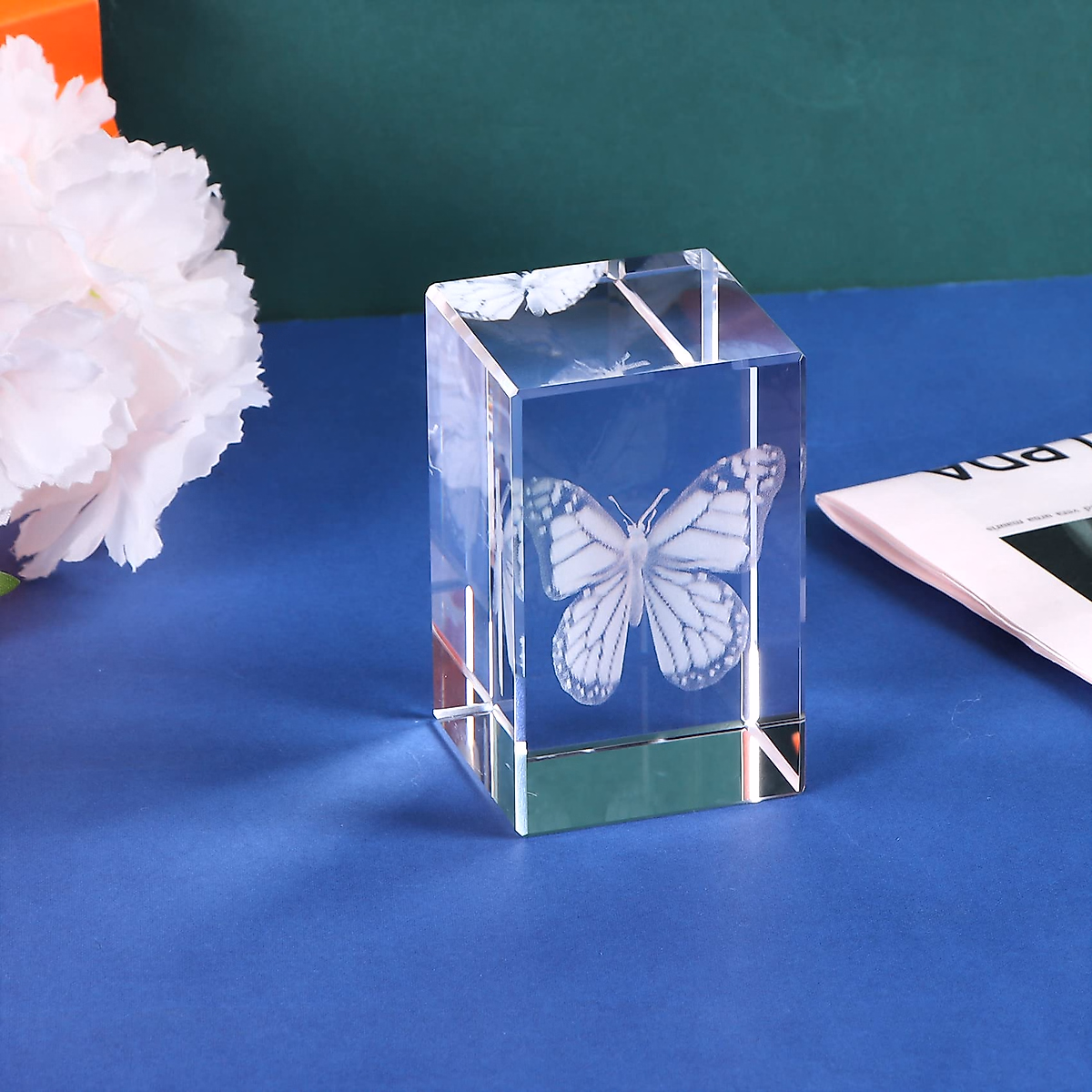 Movdyka 3D Crystal Etched Butterfly Gifts for Women Men Glass Animals Figurine Office Room Decor with LED Light Base, Butterflies Gifts for Birthday Christmas, Keepsakes & Paperweight