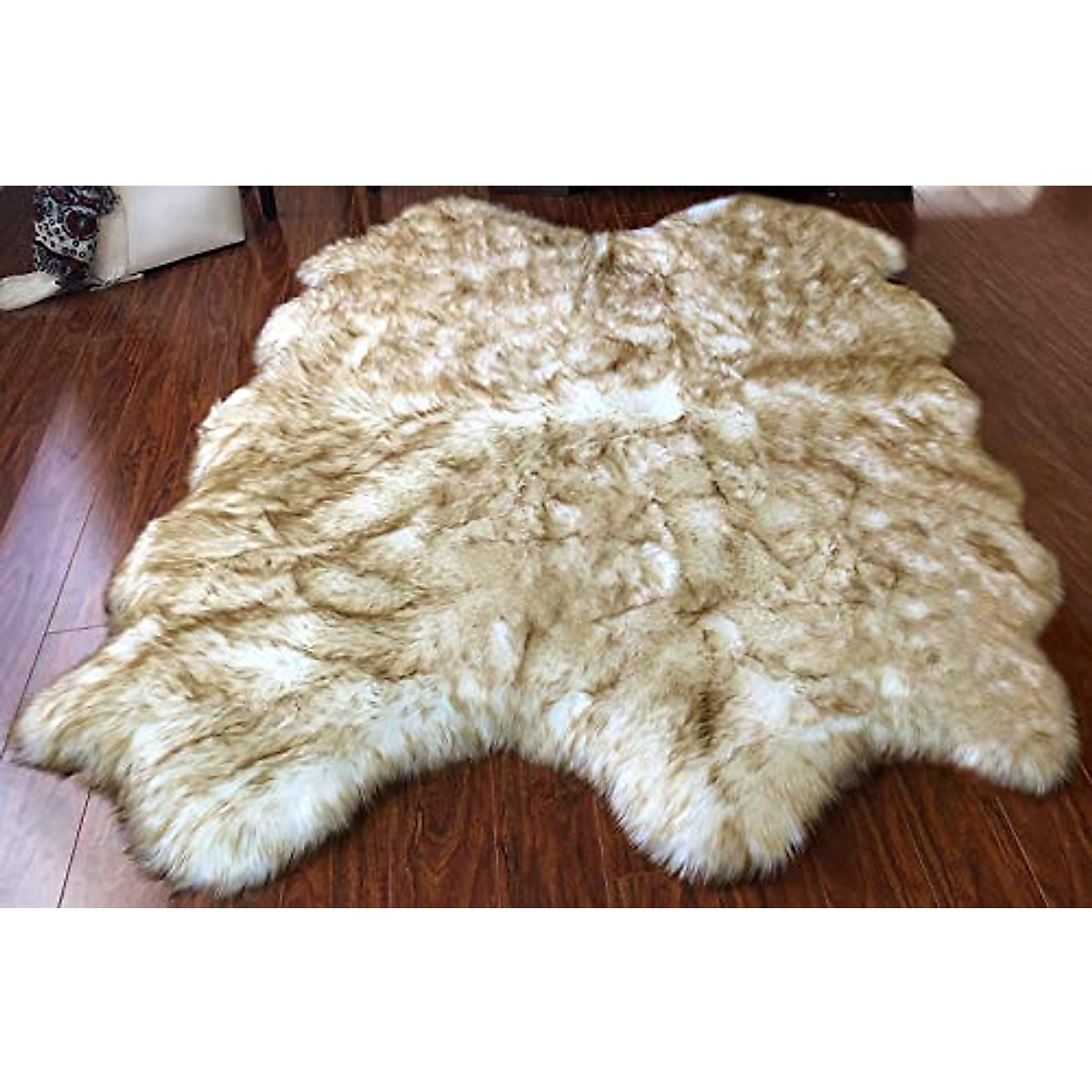 LAMBZY Faux Sheepskin Hypoallergenic Free Shape Silky Shag Rug, Luxury Shaggy Silky Plush Carpet for Bedrooms Rugs Living Room Sofa Floor Rugs (Quarto 4 Pelts 4'x6', 120x180cm White with Brown Tips)