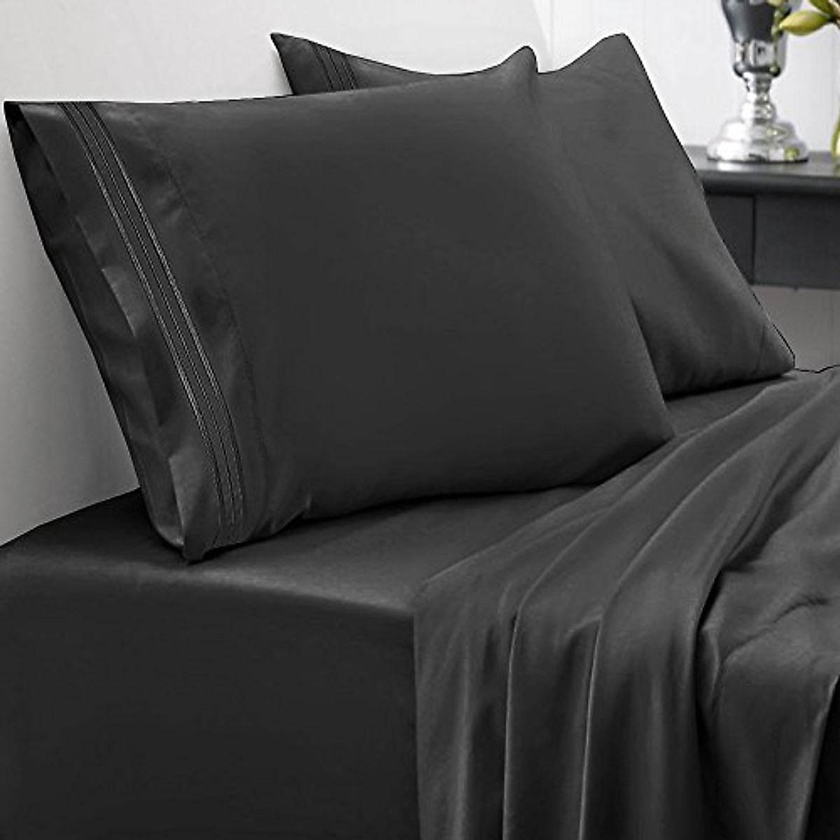 Queen Size Bed Sheets - Breathable Luxury Sheets with Full Elastic & Secure Corner Straps Built In - 1800 Supreme Collection Extra Soft Deep Pocket Bedding Set, Sheet Set, Queen, Black