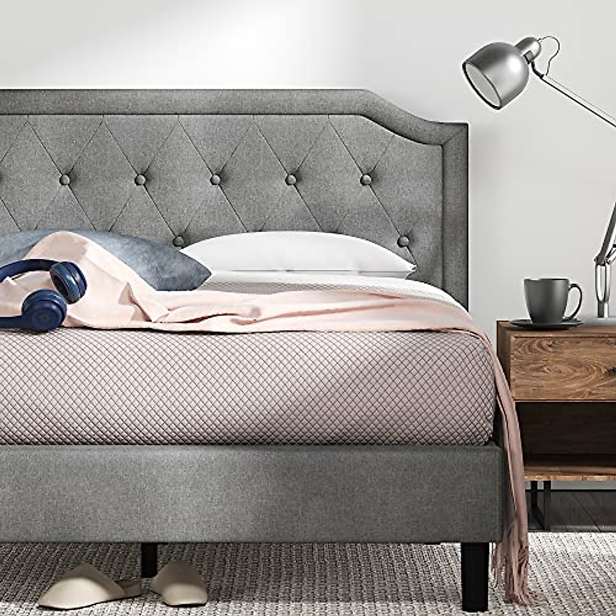 ZINUS Kellen Upholstered Scalloped Platform Bed Frame, Mattress Foundation, Wood Slat Support, No Box Spring Needed, Easy Assembly, King