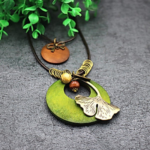 Les umes Vintage Necklace Wooden Pendant Long Necklaces for Women Boho Ethnic Style Handmade Jewelry Ginkgo Green