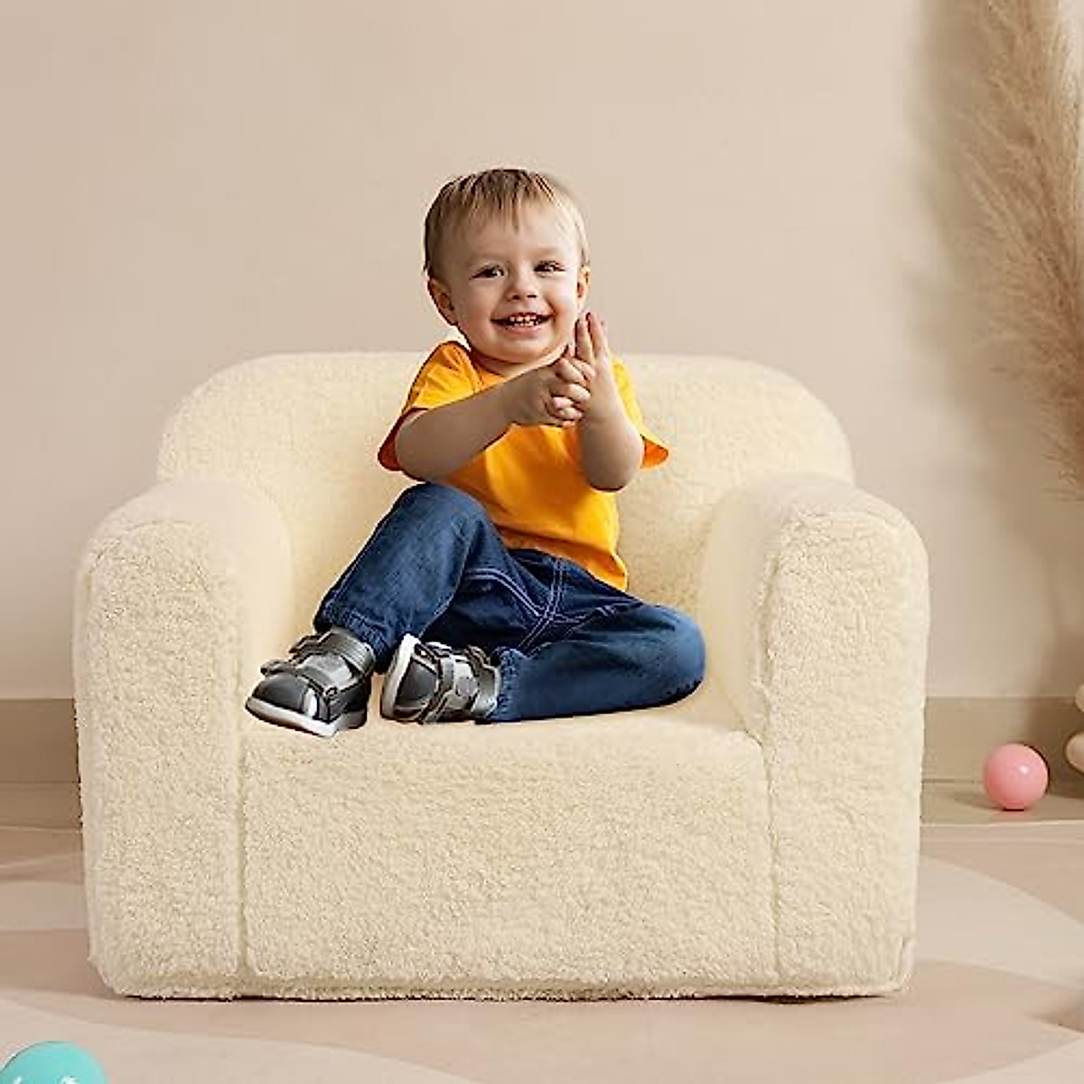 MOMCAYWEX Kids Snuggly-Soft Sherpa Chair, Cuddly Toddler Foam Chair for Boys and Girls, Cream