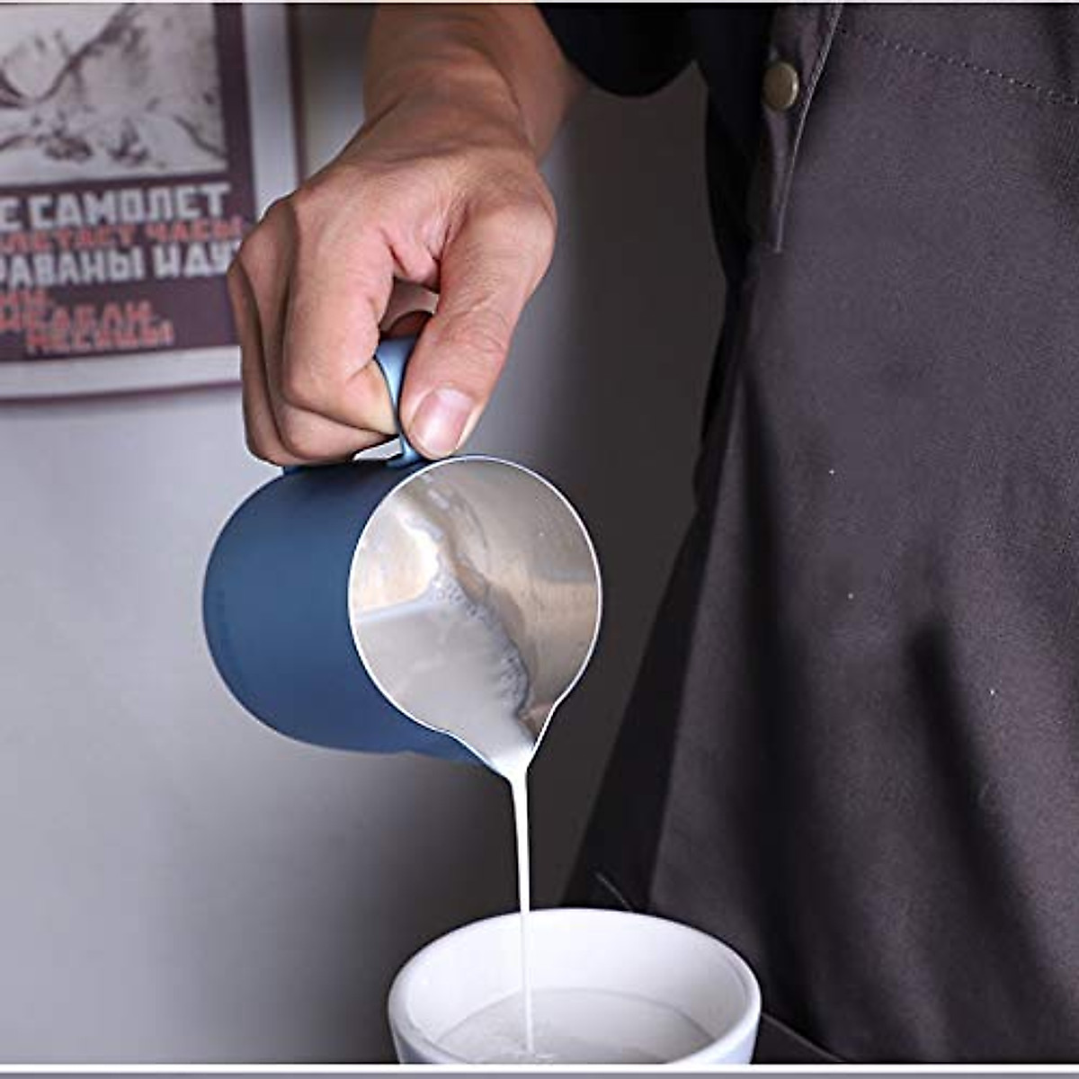 Gravy Boat 304 Stainless Steel Pointed Mouth Milk Foam cup Coffee can Personalized Butter can Pitcher Coffee Utensils Suitable for Latte Cappuccino Cocoa Sauce Jug (Color : 2 blue)