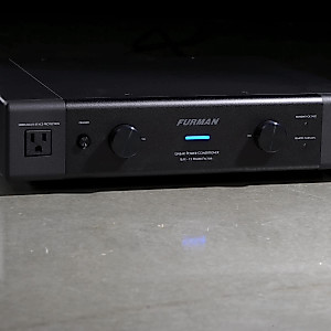 Furman Elite-15 PF i 13-Outlet Linear Filtering AC Power Source