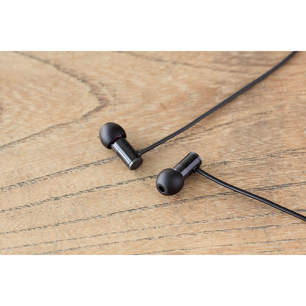 Final E1000 in-Ear Isolating Earphones, 6.4mm Dynamic Driver, Hires Certified, Durable Cable, Award Winning, Designed in Japan (Black)