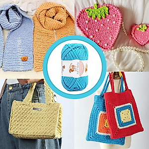 Fedmut Yarn for Crocheting -200g Beginners Chunky Cotton Yarn Easy-to-See Stitches Thick Worsted Yarn for Knitting Craft -Peacock Blue