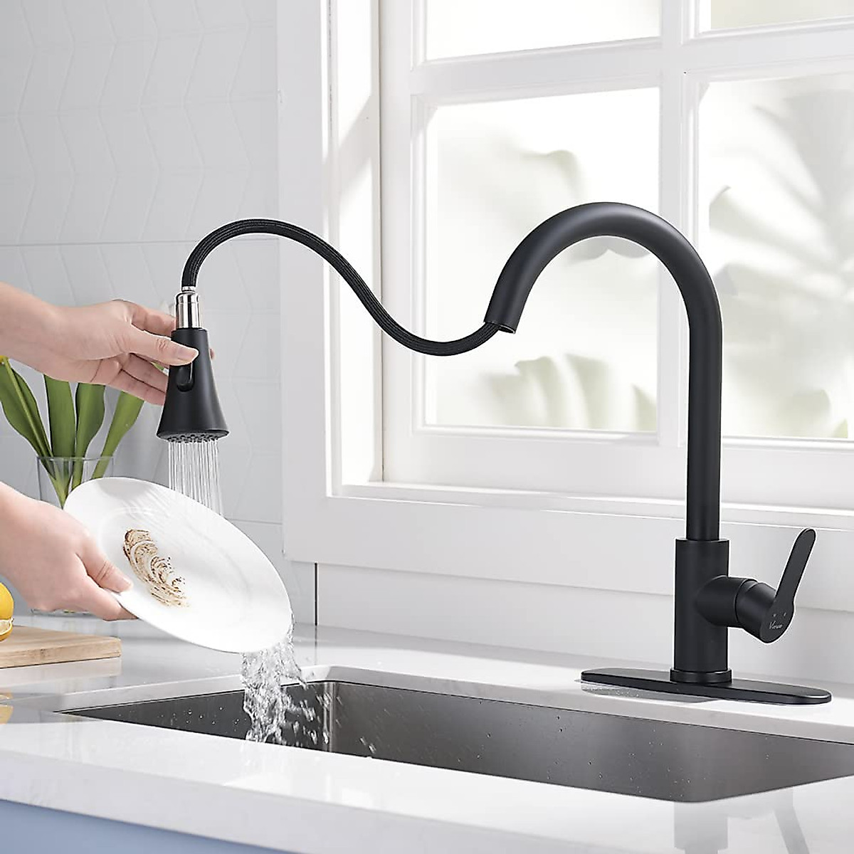 Vimco Kitchen Faucet with Pull Down Sprayer, Single Handle High Arc Faucet 1&3 Hole with Deck Plate, Kitchen Sink Faucet with Sprayer 1.8 GPM, Matte Black