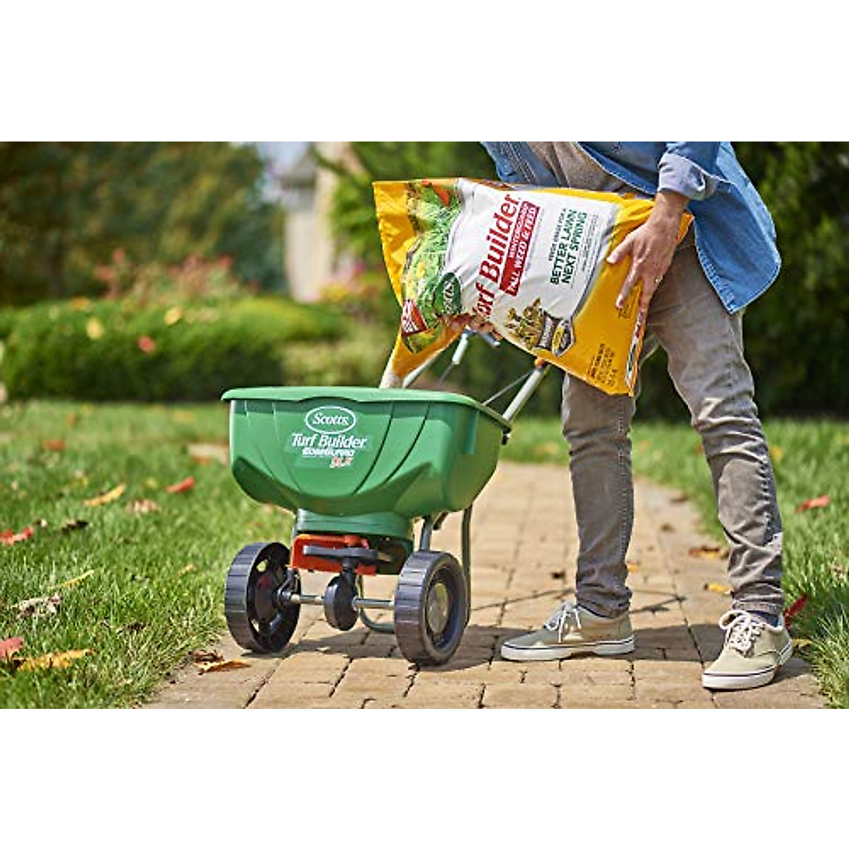 Scotts Turf Builder WinterGuard Fall Weed and Feed 3: Covers up to 15,000 Sq Ft, Fertilizer, 43 lbs.