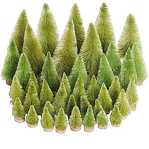 Yookat 40Pcs Mini Pine Trees Artificial Mini Trees with Wood Base Sisal Trees Bottle Brush Trees Assorted Color for Christmas Decoration Winter Ornaments DIY Crafts (Grass Green)