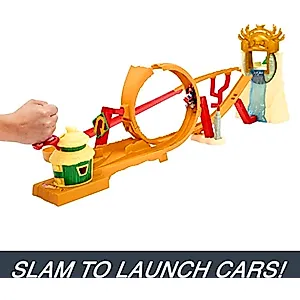 Hot Wheels The Super Mario Bros. Movie Track Set, Jungle Kingdom Raceway Playset with Mario Die-Cast Toy Car Inspired by the Film