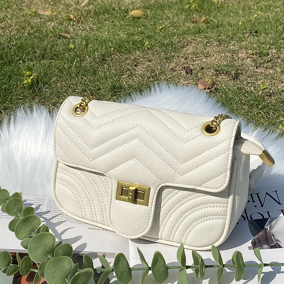 Seagloca 9.4" Women's PU Leather Quilted GG Messenger Shoulder Bag Purse Chain Handbag Crossbody Bag (White