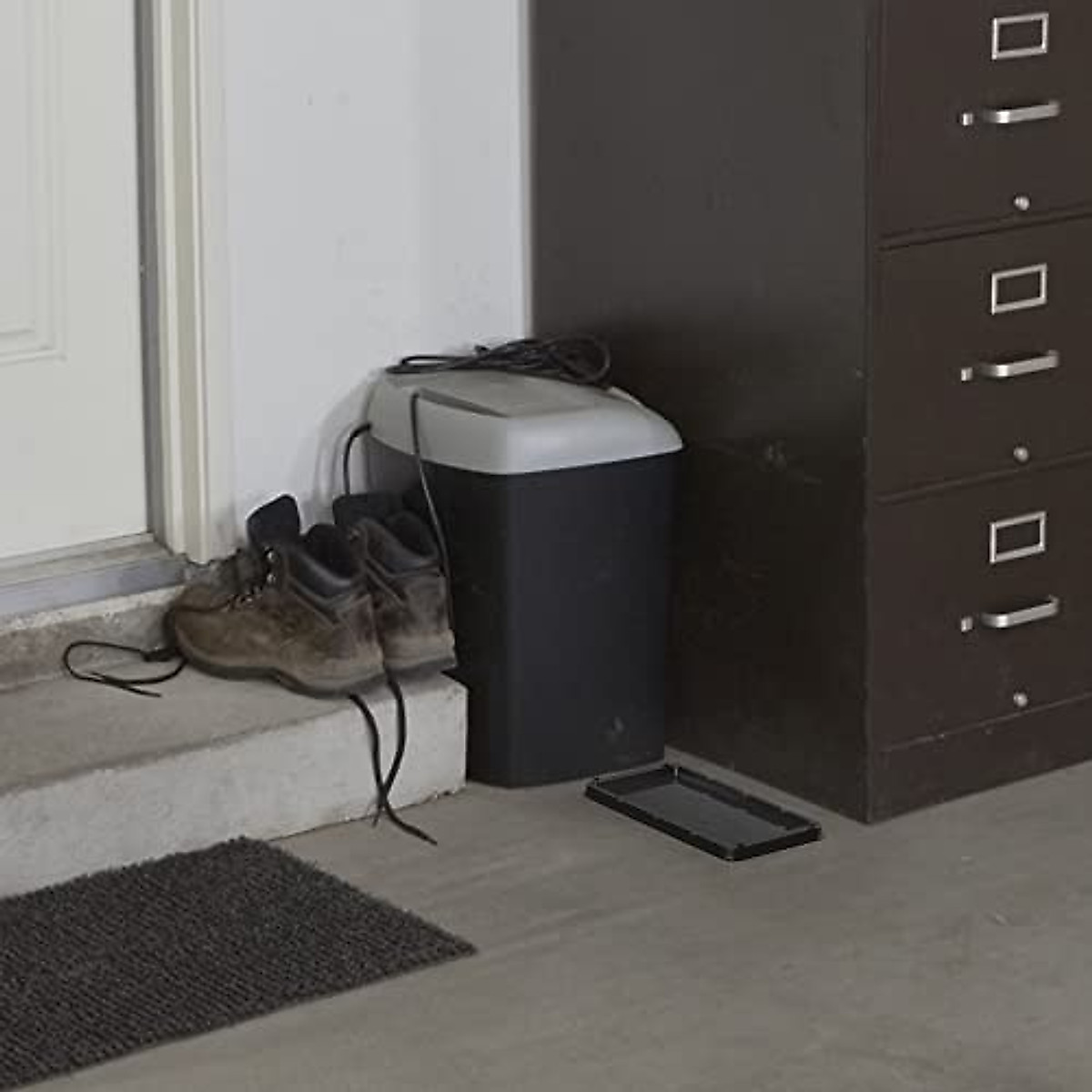 BLACK+DECKER Mouse Trap & Mouse Traps Indoor for Home- Heavy- Duty Rat Trap- Sticky Snake Trap- 12 Pre-Baited Glue Traps for Rodents, Insects, Spiders & Other Vermin